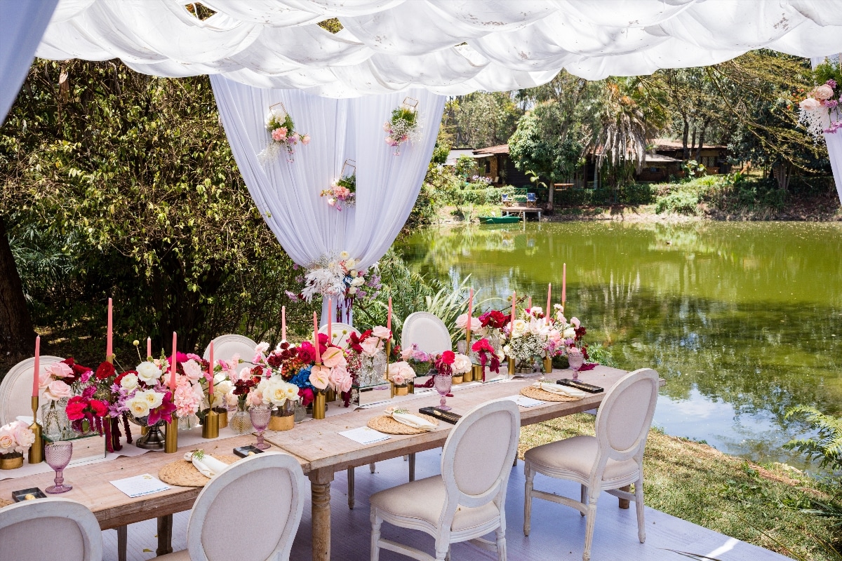 Décoration De Table Pour Un Mariage Simple Et Efficace - GrandMiroir